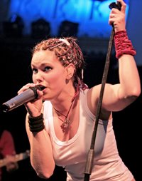 Manda Ophuis (Nemesea) Interview at Musical Discoveries